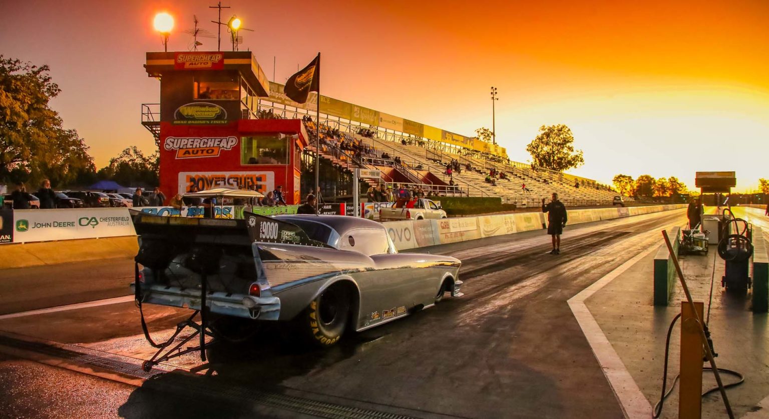 Drag racing down the quarter mile at Willowbank: How it all started ...
